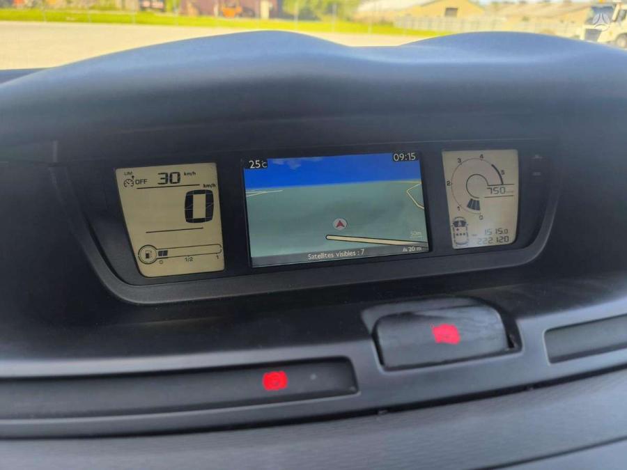 Melns Citroen c4-picasso 2013 Tauragė, ar dzinēja tilpumu 1.56 L un nobraukumu 222 tūkst. km par 3200 €, foto 15 vietnē AUTOMOTO.COM.LV