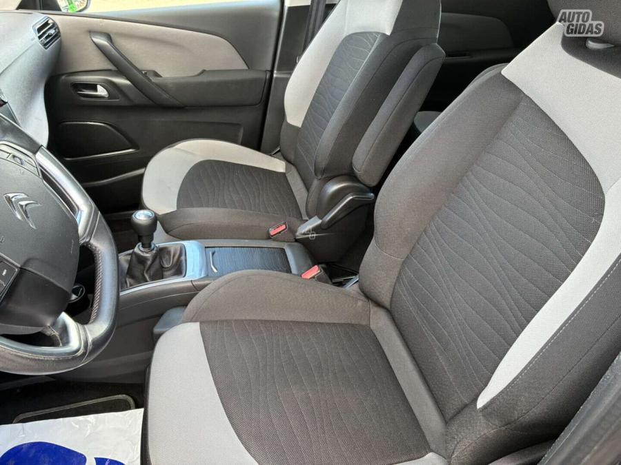 Black Citroen c4-picasso 2014 in Siauliai, with an engine capacity of 1.60 L and mileage of 303 thousand km for 4450 €, photo 12 on AUTOMOTO.COM.LV