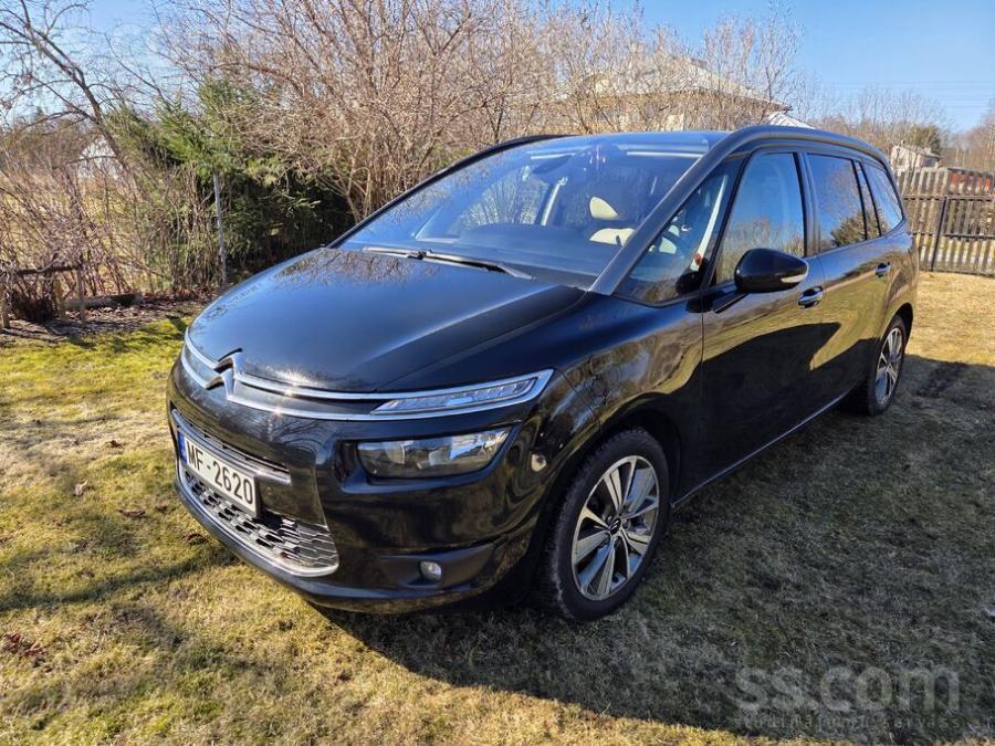 Black Citroen c4-picasso 2014 in Riga, with an engine capacity of 1.60 L and mileage of 331 thousand km for 3999 €, photo 1 on AUTOMOTO.COM.LV