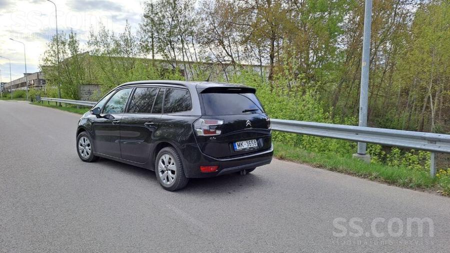 Black Citroen c4-picasso 2014 in Daugavpils, with an engine capacity of 1.60 L and mileage of 330 thousand km for 5750 €, photo 7 on AUTOMOTO.COM.LV