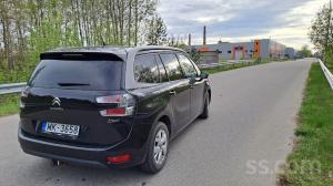 Black Citroen c4-picasso 2014 in Daugavpils, with an engine capacity of 1.60 L and mileage of 330 thousand km for 5750 €, photo 8 on AUTOMOTO.COM.LV