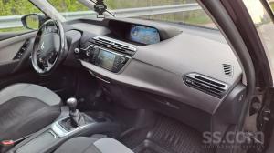 Black Citroen c4-picasso 2014 in Daugavpils, with an engine capacity of 1.60 L and mileage of 330 thousand km for 5750 €, photo 13 on AUTOMOTO.COM.LV