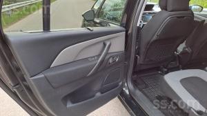 Black Citroen c4-picasso 2014 in Daugavpils, with an engine capacity of 1.60 L and mileage of 330 thousand km for 5750 €, photo 14 on AUTOMOTO.COM.LV