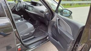 Black Citroen c4-picasso 2014 in Daugavpils, with an engine capacity of 1.60 L and mileage of 330 thousand km for 5750 €, photo 17 on AUTOMOTO.COM.LV