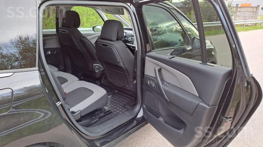 Black Citroen c4-picasso 2014 in Daugavpils, with an engine capacity of 1.60 L and mileage of 330 thousand km for 5750 €, photo 18 on AUTOMOTO.COM.LV