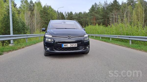 Melns Citroen c4-picasso 2014 Daugavpils, ar dzinēja tilpumu 1.60 L un nobraukumu 330 tūkst. km par 5750 €, foto 1 vietnē AUTOMOTO.COM.LV