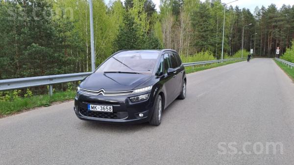 Melns Citroen c4-picasso 2014 Daugavpils, ar dzinēja tilpumu 1.60 L un nobraukumu 330 tūkst. km par 5750 €, foto 2 vietnē AUTOMOTO.COM.LV