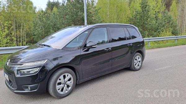 Melns Citroen c4-picasso 2014 Daugavpils, ar dzinēja tilpumu 1.60 L un nobraukumu 330 tūkst. km par 5750 €, foto 4 vietnē AUTOMOTO.COM.LV