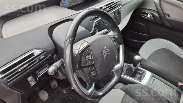 Melns Citroen c4-picasso 2014 Daugavpils, ar dzinēja tilpumu 1.60 L un nobraukumu 330 tūkst. km par 5750 €, foto 9 vietnē AUTOMOTO.COM.LV