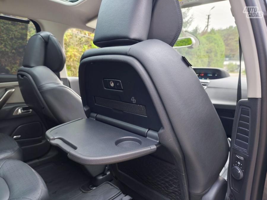 Melns Citroen c4-picasso 2014 Anykščiai, ar dzinēja tilpumu 2.00 L un nobraukumu 160 tūkst. km par 7999 €, foto 14 vietnē AUTOMOTO.COM.LV
