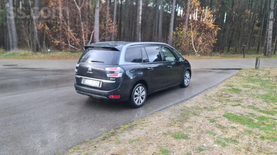 Melns Citroen c4-picasso 2014 Daugavpils, ar dzinēja tilpumu 2.00 L un nobraukumu 288 tūkst. km par 6800 €, foto 1 vietnē AUTOMOTO.COM.LV