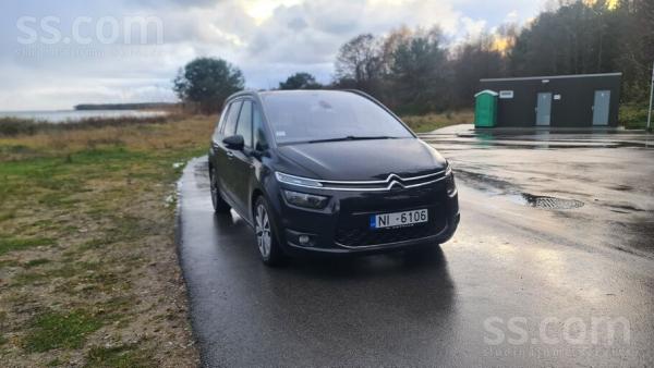 Melns Citroen c4-picasso 2014 Daugavpils, ar dzinēja tilpumu 2.00 L un nobraukumu 288 tūkst. km par 6800 €, foto 3 vietnē AUTOMOTO.COM.LV