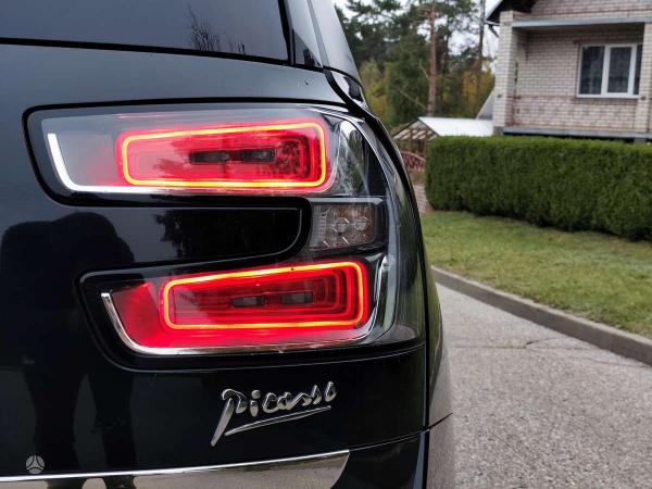 Black Citroen c4-picasso 2014 in Anyksciai, with an engine capacity of 2.00 L and mileage of 160 thousand km for 7999 €, photo 6 on AUTOMOTO.COM.LV