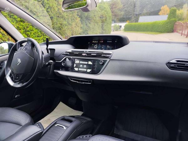 Black Citroen c4-picasso 2014 in Anyksciai, with an engine capacity of 2.00 L and mileage of 160 thousand km for 7999 €, photo 7 on AUTOMOTO.COM.LV