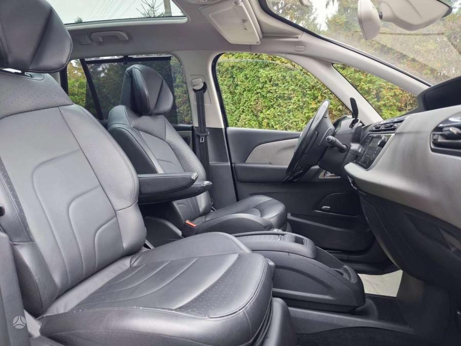 Melns Citroen c4-picasso 2014 Anykščiai, ar dzinēja tilpumu 2.00 L un nobraukumu 160 tūkst. km par 7999 €, foto 8 vietnē AUTOMOTO.COM.LV