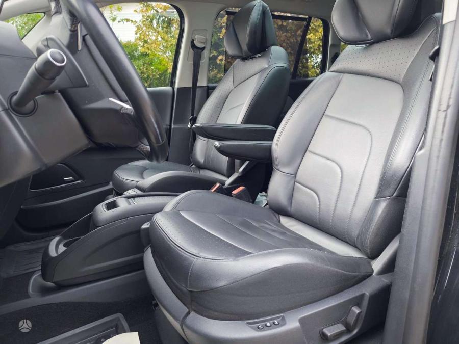 Melns Citroen c4-picasso 2014 Anykščiai, ar dzinēja tilpumu 2.00 L un nobraukumu 160 tūkst. km par 7999 €, foto 11 vietnē AUTOMOTO.COM.LV