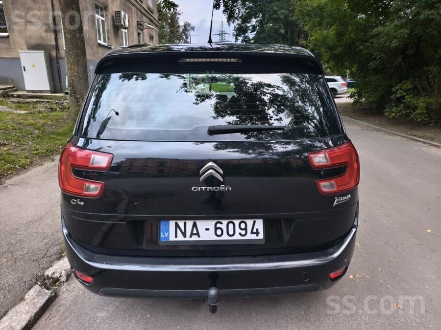 Black Citroen c4-picasso 2014 in Riga, with an engine capacity of 1.60 L and mileage of 274 thousand km for 5000 €, photo 6 on AUTOMOTO.COM.LV