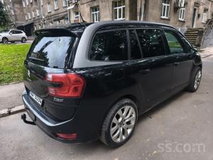 Black Citroen c4-picasso 2014 in Riga, with an engine capacity of 1.60 L and mileage of 274 thousand km for 5000 €, photo 7 on AUTOMOTO.COM.LV