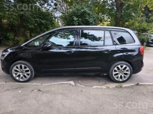 Black Citroen c4-picasso 2014 in Riga, with an engine capacity of 1.60 L and mileage of 274 thousand km for 5000 €, photo 8 on AUTOMOTO.COM.LV