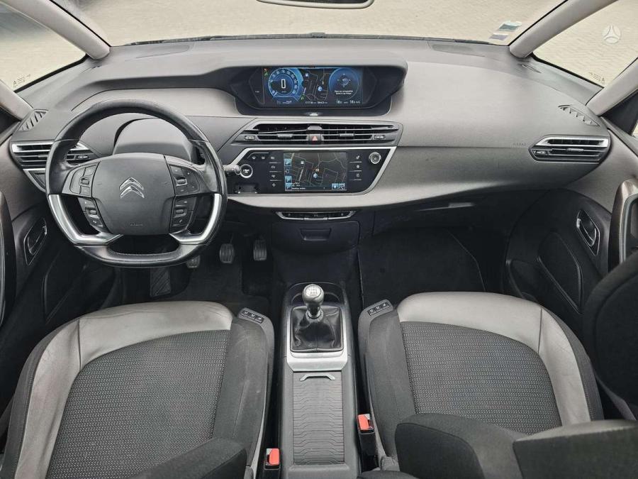 Black Citroen c4-picasso 2014 in Taurage, with an engine capacity of 1.56 L and mileage of 171 thousand km for 5200 €, photo 10 on AUTOMOTO.COM.LV