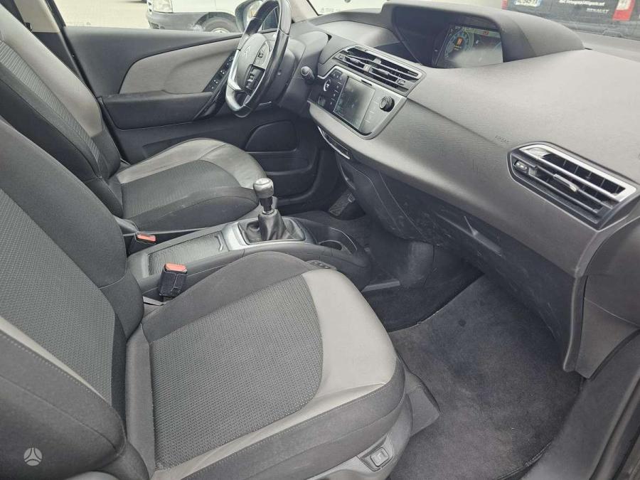 Black Citroen c4-picasso 2014 in Taurage, with an engine capacity of 1.56 L and mileage of 171 thousand km for 5200 €, photo 13 on AUTOMOTO.COM.LV