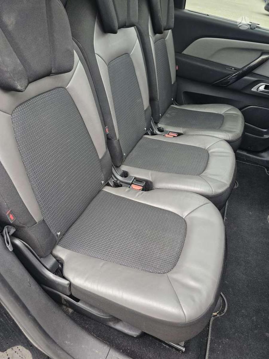 Black Citroen c4-picasso 2014 in Taurage, with an engine capacity of 1.56 L and mileage of 171 thousand km for 5200 €, photo 21 on AUTOMOTO.COM.LV