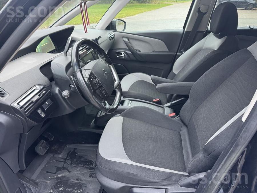 Black Citroen c4-picasso 2014 in Jurmala, with an engine capacity of 2.00 L and mileage of 278 thousand km for 6200 €, photo 8 on AUTOMOTO.COM.LV