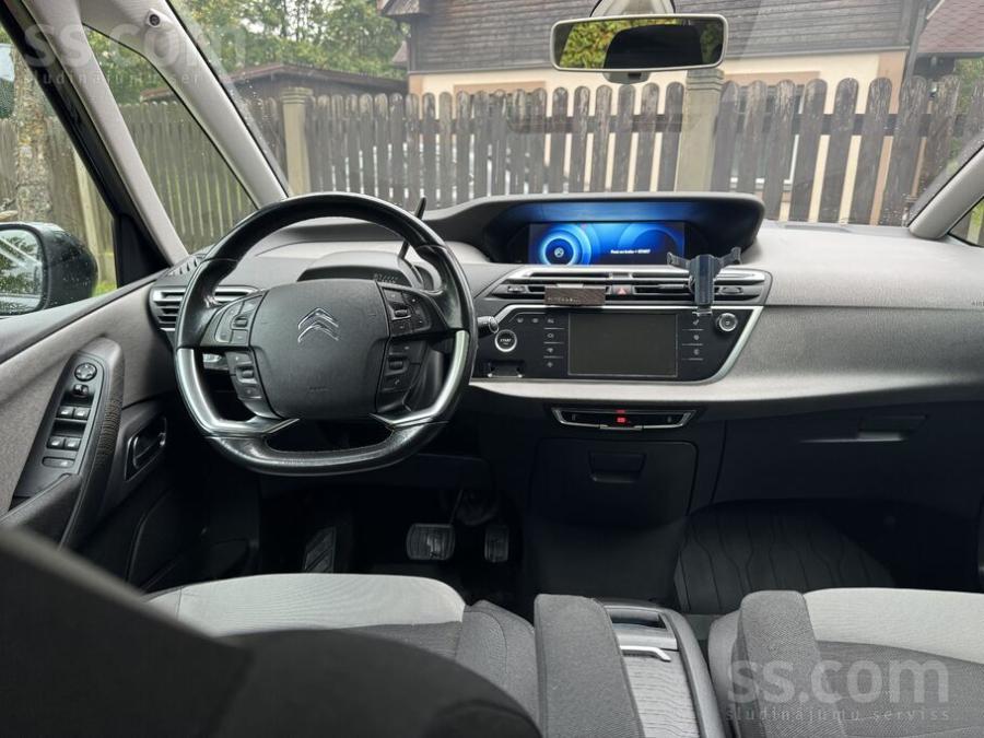 Black Citroen c4-picasso 2014 in Jurmala, with an engine capacity of 2.00 L and mileage of 278 thousand km for 6200 €, photo 12 on AUTOMOTO.COM.LV