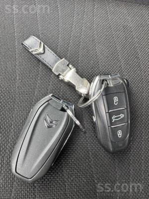 Black Citroen c4-picasso 2014 in Jurmala, with an engine capacity of 2.00 L and mileage of 278 thousand km for 6200 €, photo 13 on AUTOMOTO.COM.LV