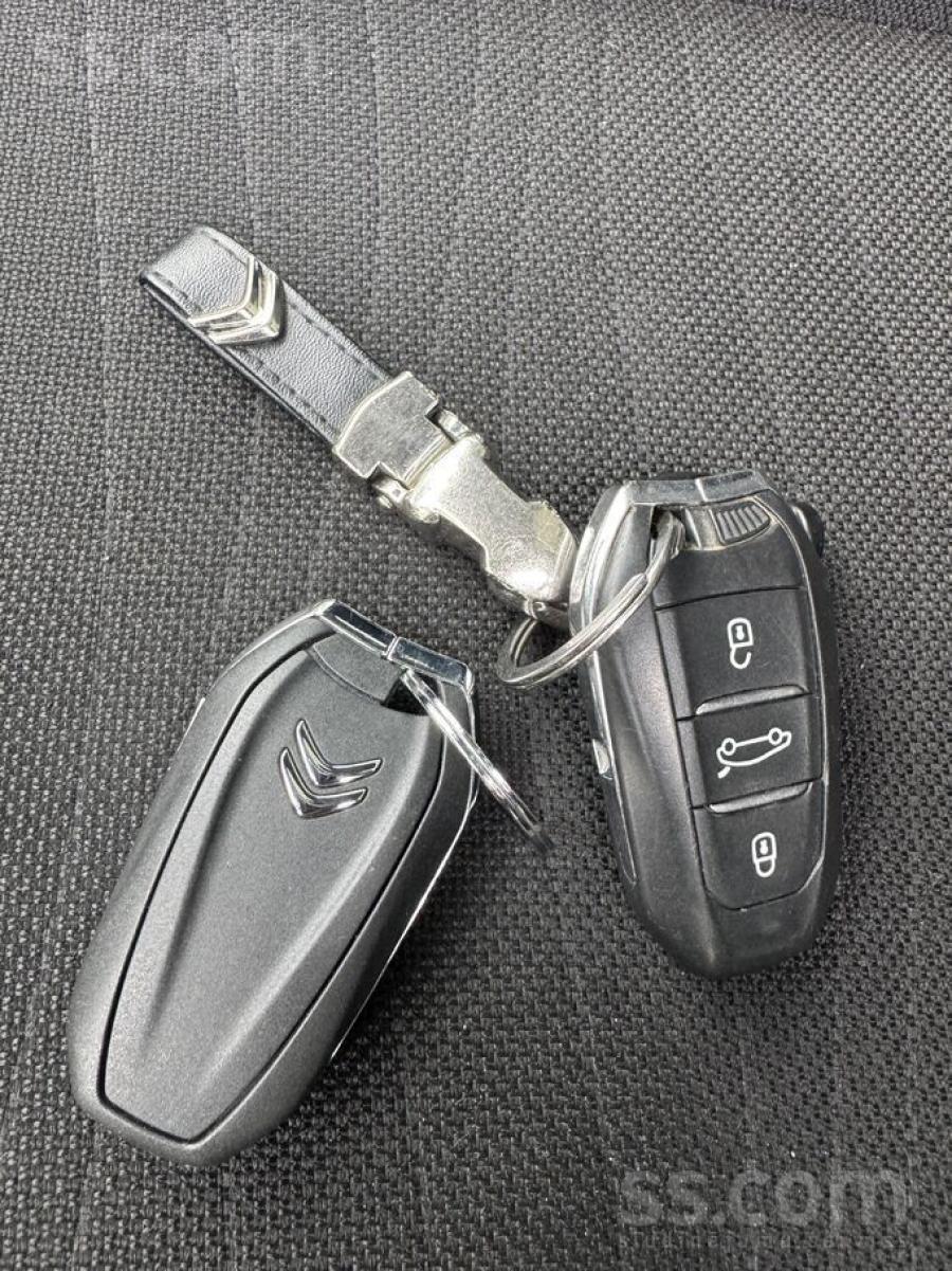 Black Citroen c4-picasso 2014 in Jurmala, with an engine capacity of 2.00 L and mileage of 278 thousand km for 6200 €, photo 13 on AUTOMOTO.COM.LV