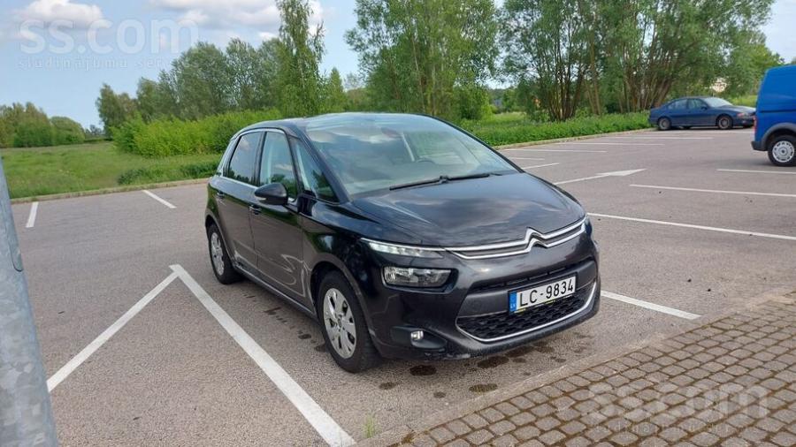 Black Citroen c4-picasso 2015 in Riga, with an engine capacity of 1.60 L and mileage of 197 thousand km for 6250 €, photo 1 on AUTOMOTO.COM.LV