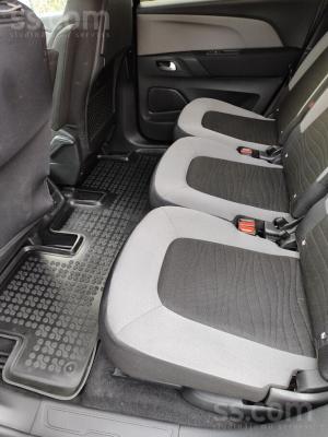 Black Citroen c4-picasso 2015 in Valmiera, with an engine capacity of 1.20 L and mileage of 0 thousand km for 5111 €, photo 8 on AUTOMOTO.COM.LV