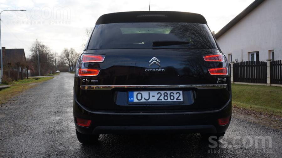 Melns Citroen c4-picasso 2016 Jelgava, ar dzinēja tilpumu 2.00 L un nobraukumu 0 tūkst. km par 8990 €, foto 3 vietnē AUTOMOTO.COM.LV
