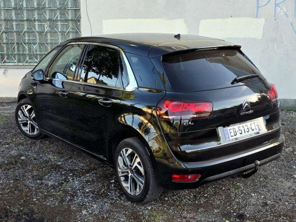 Melns Citroen c4-picasso 2016 Šauļi, ar dzinēja tilpumu 1.20 L un nobraukumu 165 tūkst. km par 5300 €, foto 7 vietnē AUTOMOTO.COM.LV