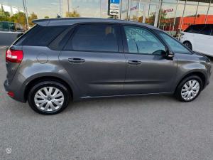 Black Citroen c4-picasso 2016 in Klaipeda, with an engine capacity of 2.00 L and mileage of 241 thousand km for 4490 €, photo 3 on AUTOMOTO.COM.LV