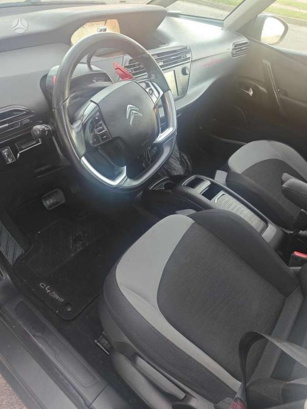 Black Citroen c4-picasso 2016 in Klaipeda, with an engine capacity of 2.00 L and mileage of 241 thousand km for 4490 €, photo 9 on AUTOMOTO.COM.LV