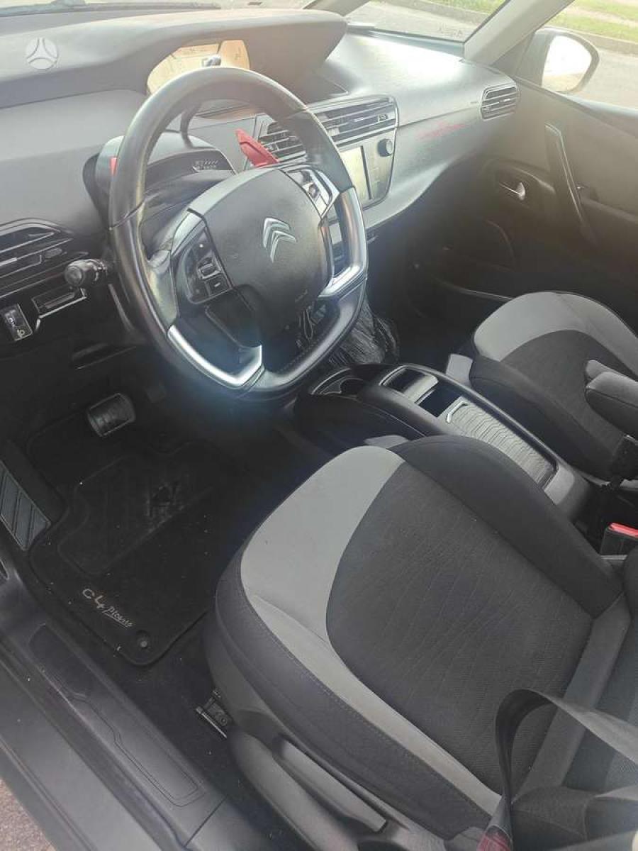 Black Citroen c4-picasso 2016 in Klaipeda, with an engine capacity of 2.00 L and mileage of 241 thousand km for 4490 €, photo 10 on AUTOMOTO.COM.LV