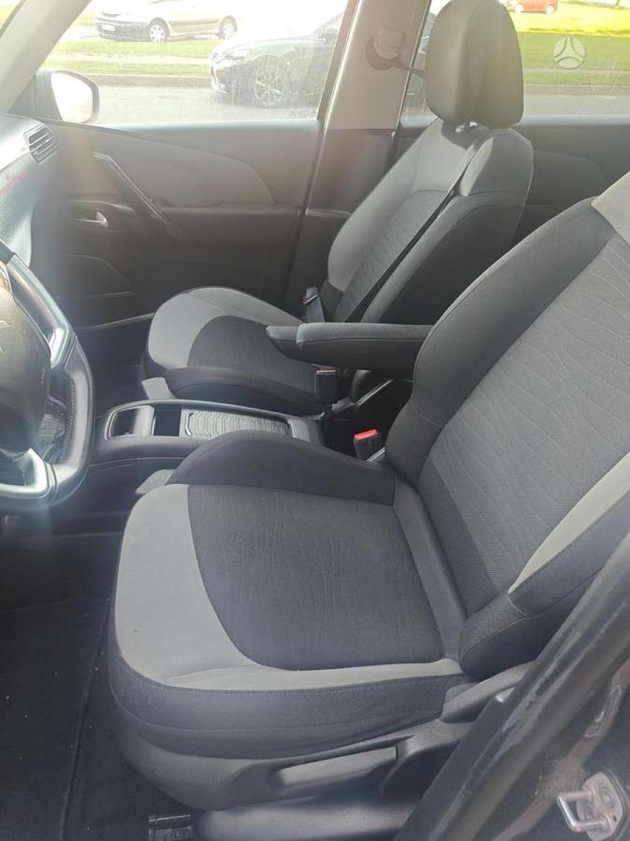 Black Citroen c4-picasso 2016 in Klaipeda, with an engine capacity of 2.00 L and mileage of 241 thousand km for 4490 €, photo 11 on AUTOMOTO.COM.LV