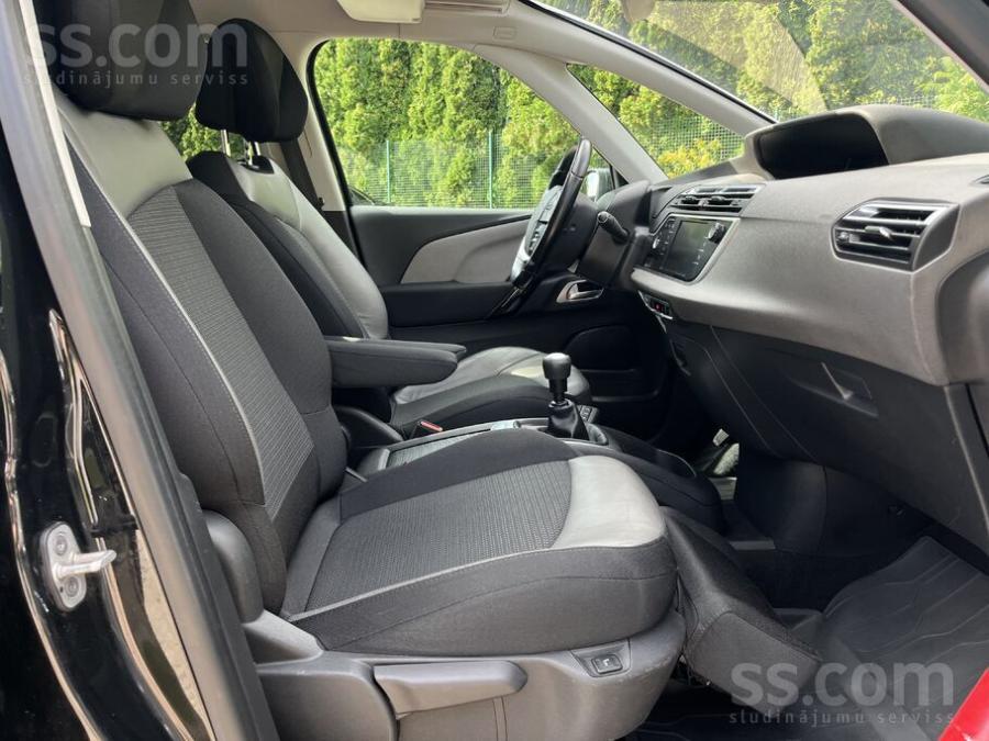 Melns Citroen c4-picasso 2017 Jelgava, ar dzinēja tilpumu 1.20 L un nobraukumu 127 tūkst. km par 7590 €, foto 14 vietnē AUTOMOTO.COM.LV