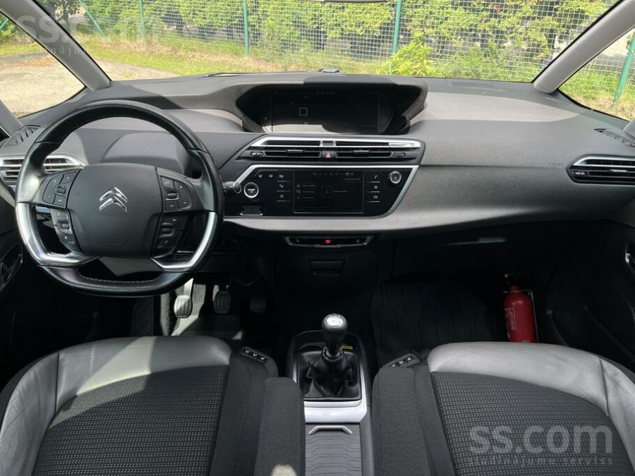 Melns Citroen c4-picasso 2017 Jelgava, ar dzinēja tilpumu 1.20 L un nobraukumu 127 tūkst. km par 7590 €, foto 18 vietnē AUTOMOTO.COM.LV