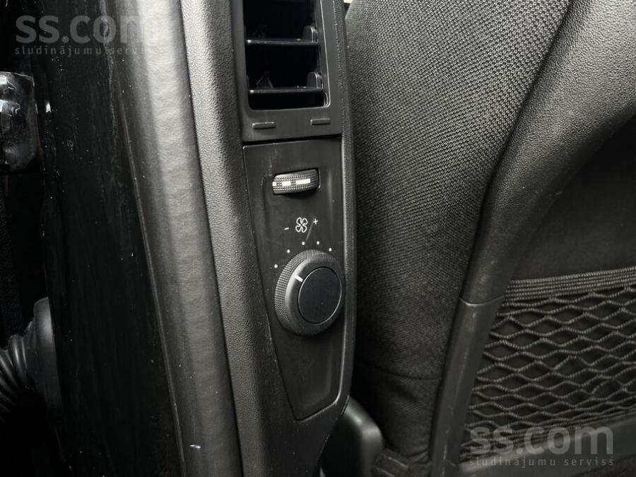 Melns Citroen c4-picasso 2017 Jelgava, ar dzinēja tilpumu 1.20 L un nobraukumu 127 tūkst. km par 7590 €, foto 19 vietnē AUTOMOTO.COM.LV