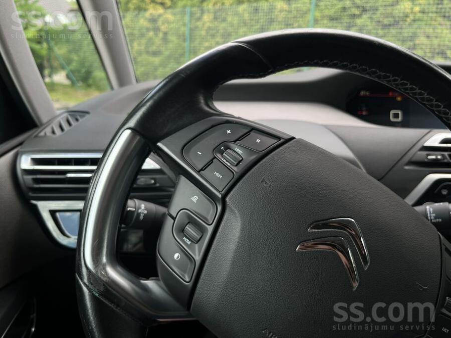 Melns Citroen c4-picasso 2017 Jelgava, ar dzinēja tilpumu 1.20 L un nobraukumu 127 tūkst. km par 7590 €, foto 24 vietnē AUTOMOTO.COM.LV