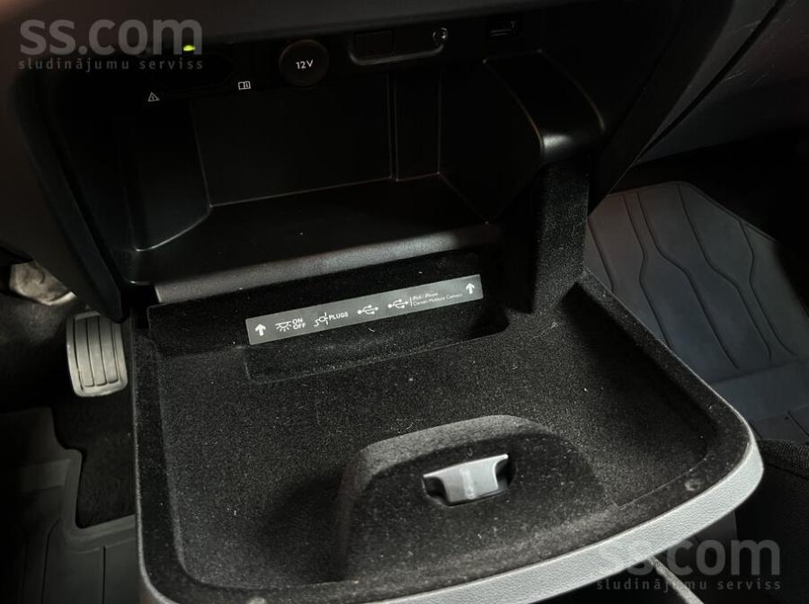 Melns Citroen c4-picasso 2017 Jelgava, ar dzinēja tilpumu 1.20 L un nobraukumu 127 tūkst. km par 7590 €, foto 30 vietnē AUTOMOTO.COM.LV