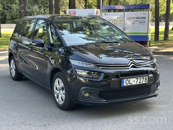 Black Citroen c4-picasso 2020 in Riga, with an engine capacity of 1.20 L and mileage of 198 thousand km for 10699 €, photo 1 on AUTOMOTO.COM.LV