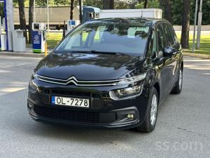 Black Citroen c4-picasso 2020 in Riga, with an engine capacity of 1.20 L and mileage of 198 thousand km for 10699 €, photo 5 on AUTOMOTO.COM.LV