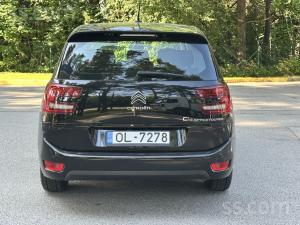 Black Citroen c4-picasso 2020 in Riga, with an engine capacity of 1.20 L and mileage of 198 thousand km for 10699 €, photo 8 on AUTOMOTO.COM.LV