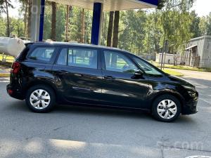 Black Citroen c4-picasso 2020 in Riga, with an engine capacity of 1.20 L and mileage of 198 thousand km for 10699 €, photo 12 on AUTOMOTO.COM.LV