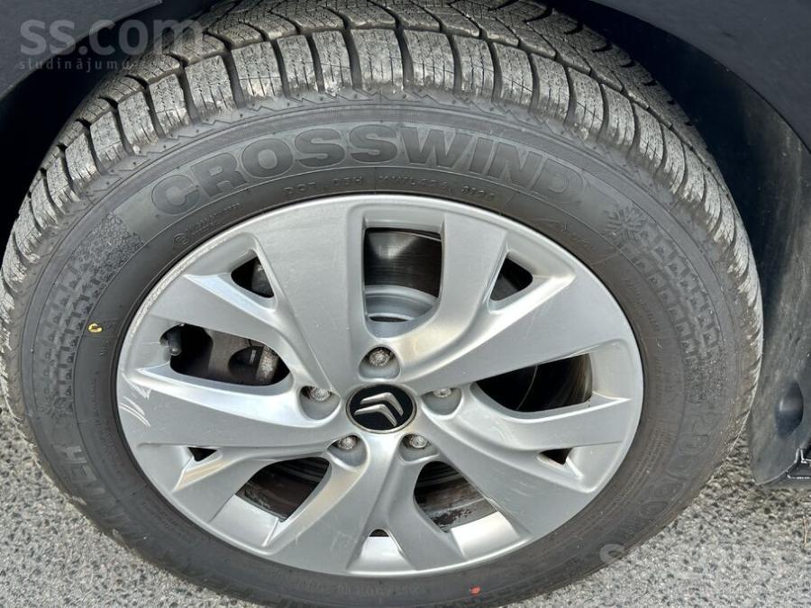 Black Citroen c4-picasso 2020 in Riga, with an engine capacity of 1.20 L and mileage of 198 thousand km for 10699 €, photo 13 on AUTOMOTO.COM.LV