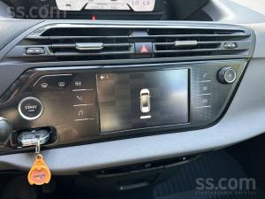 Black Citroen c4-picasso 2020 in Riga, with an engine capacity of 1.20 L and mileage of 198 thousand km for 10699 €, photo 14 on AUTOMOTO.COM.LV