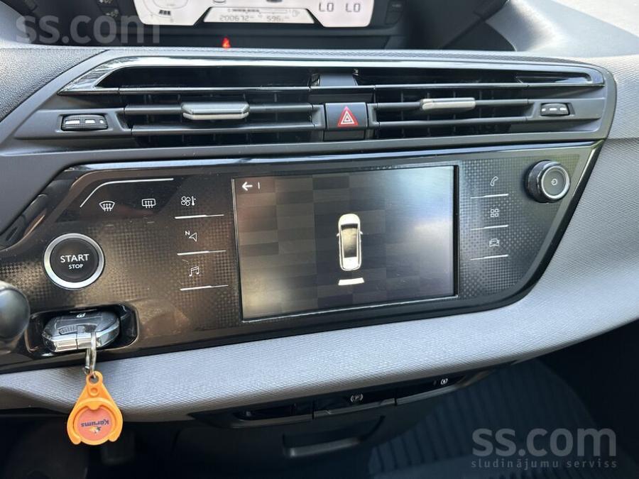Black Citroen c4-picasso 2020 in Riga, with an engine capacity of 1.20 L and mileage of 198 thousand km for 10699 €, photo 14 on AUTOMOTO.COM.LV